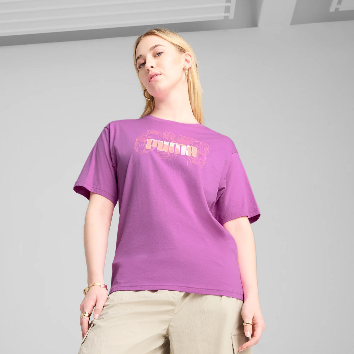 GRAPHICS Stacked No. 1 Logo Relaxed T-Shirt Women – PUMA EG